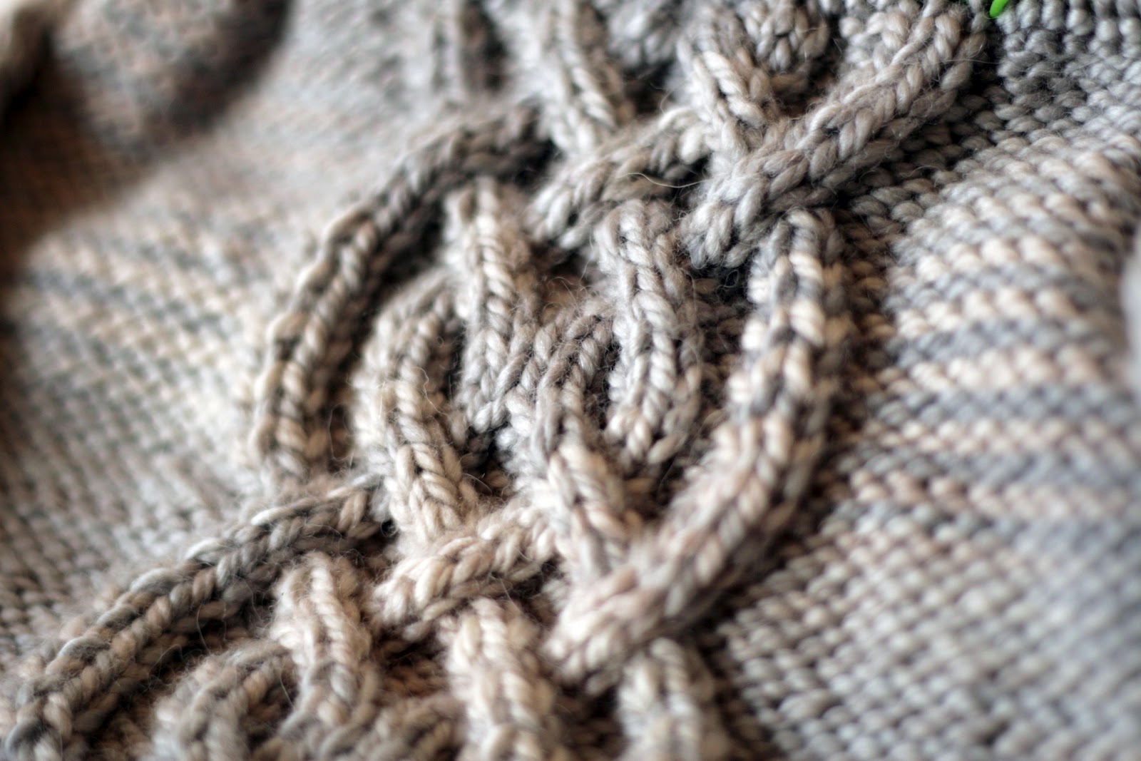 KATE PRESTON HANDKNITS /BLOG: On my needles: Saxon Braided Pillow