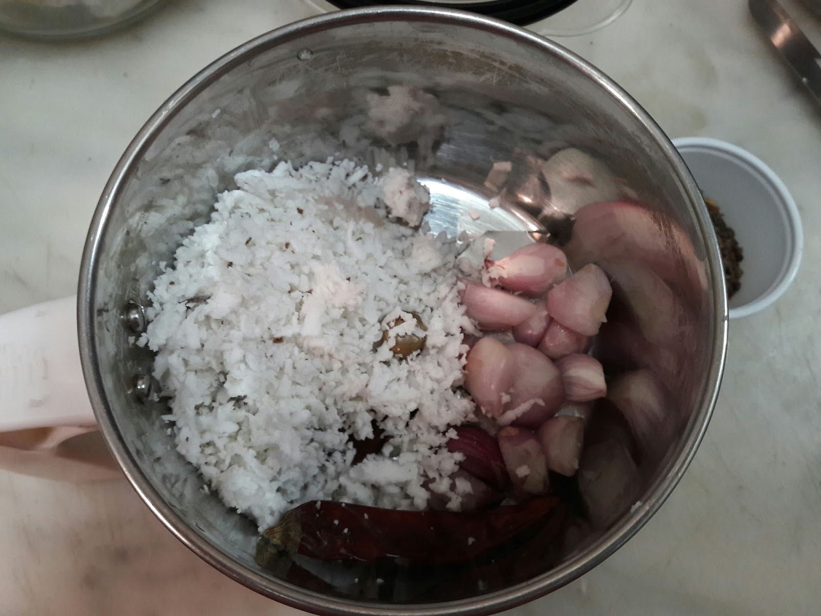 Jelsar Cuisines: Maasi Karuvadu Thovayal / Pounded Dry Fish Thogayal