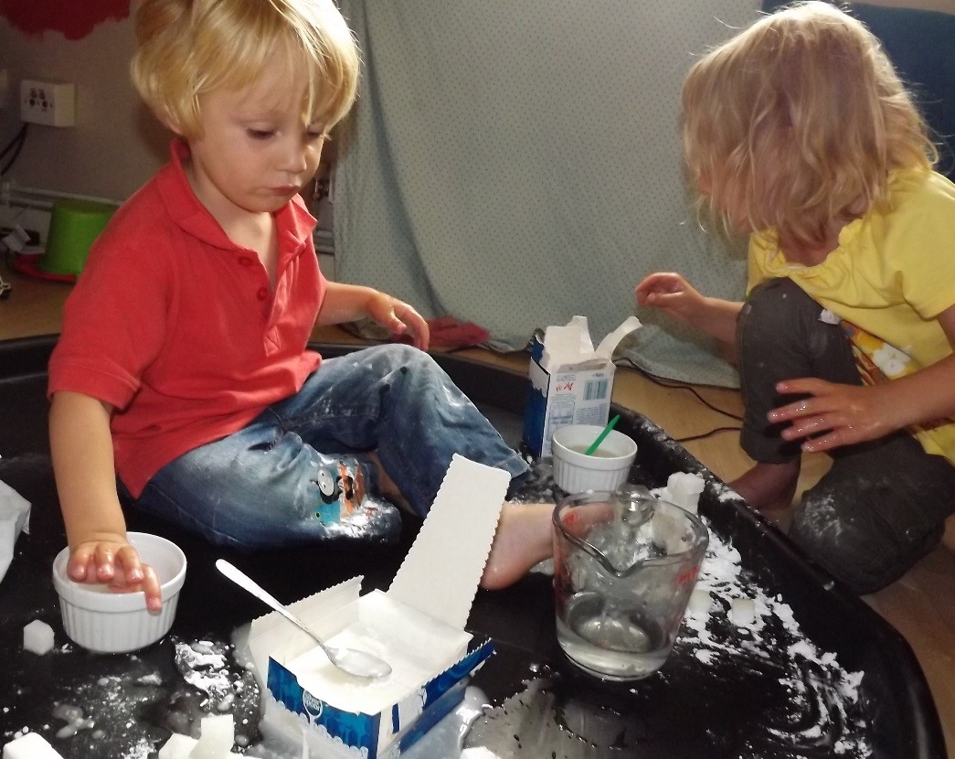 Jennifer's Little World blog - Parenting, craft and travel: Messy ...