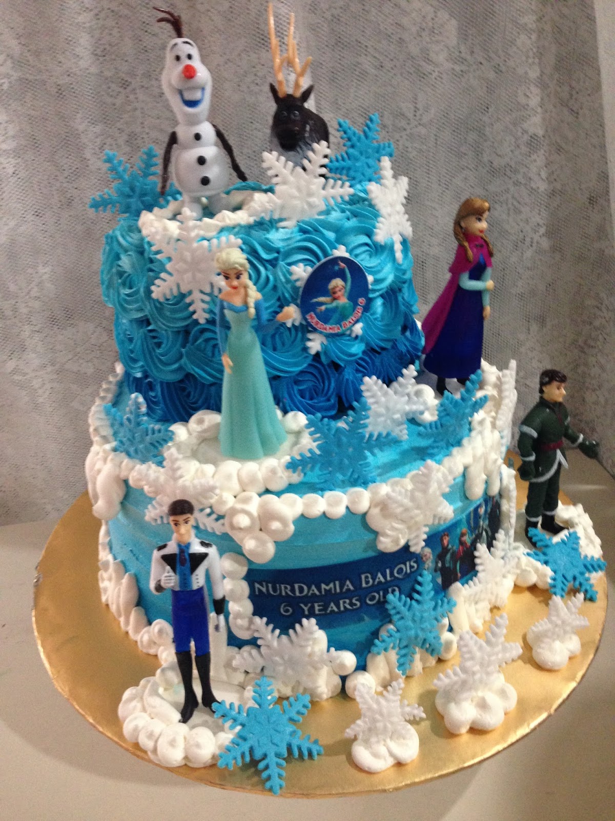 ninie cakes house: Frozen Theme Cake 2 Tier