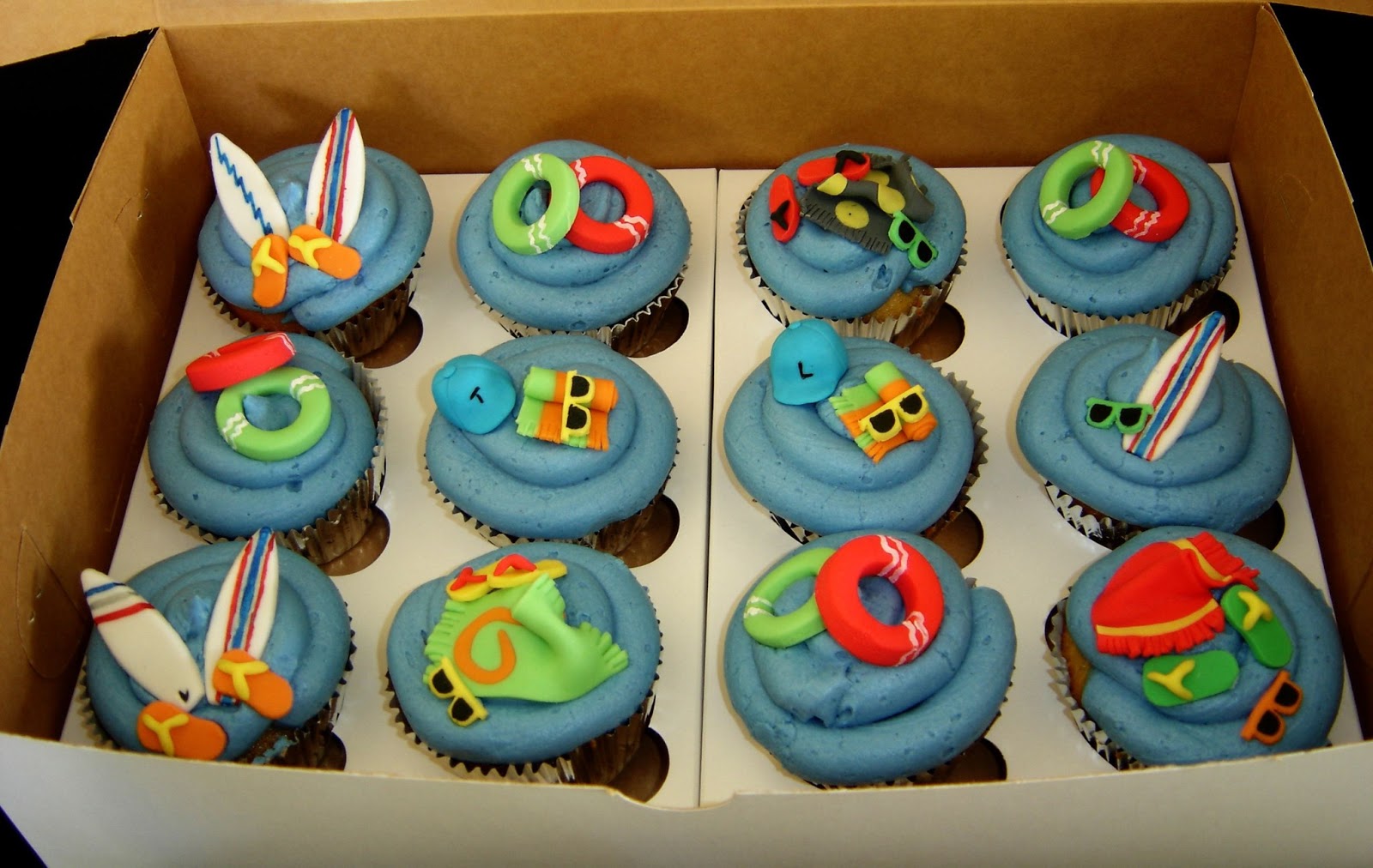 Cake till u drop: Wavehouse/beach themed cupcakes