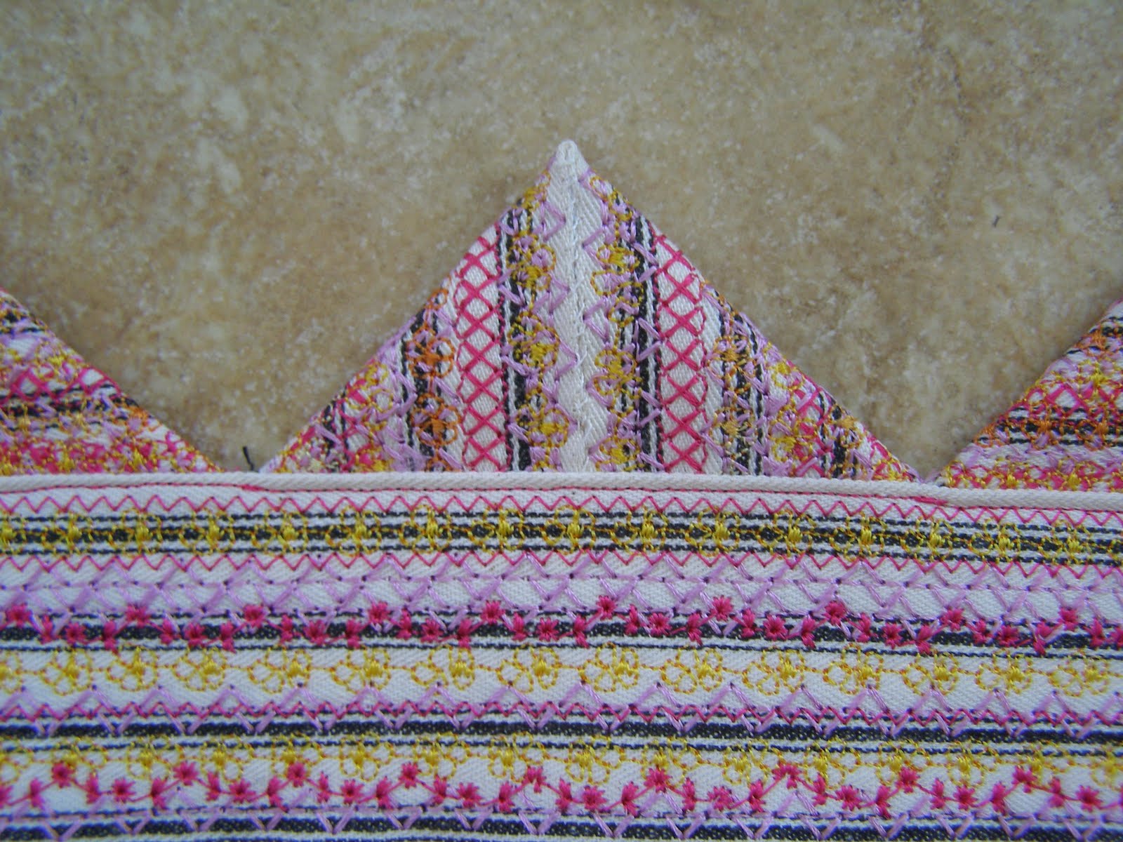 Liz Benjeddi Textile Art: Module 1 Chapter 6 - Prairie Points part 1 ...