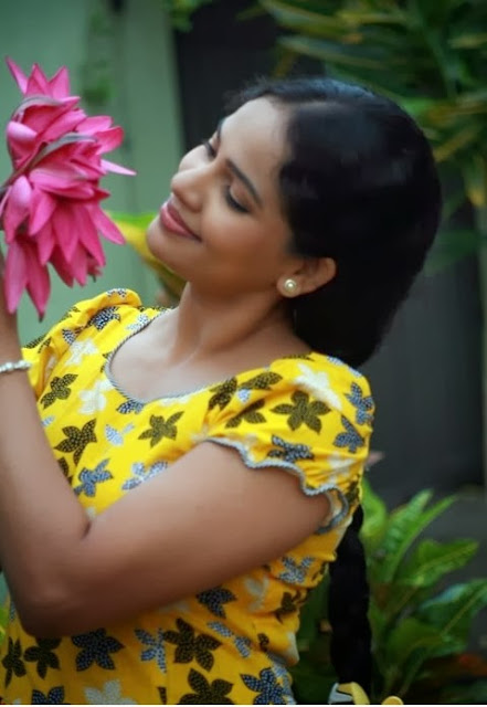 LK Beautiful Models: Umayangana Wickramasinghe New