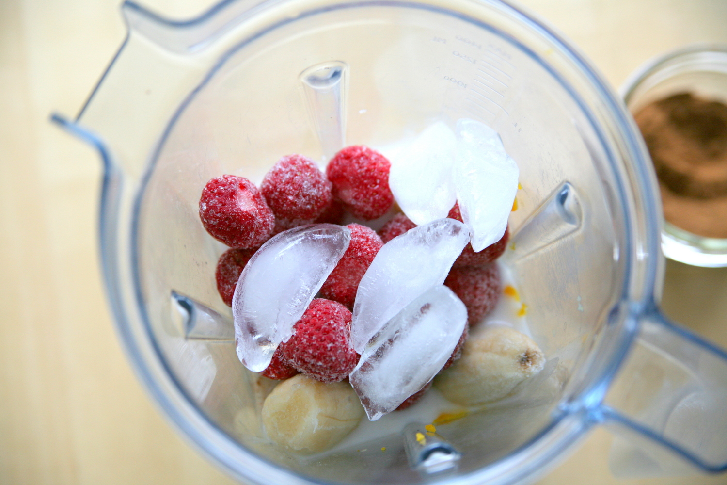 Strawberry + pumpkin pie smoothie recipe (Paleo, dairy-free, with ...