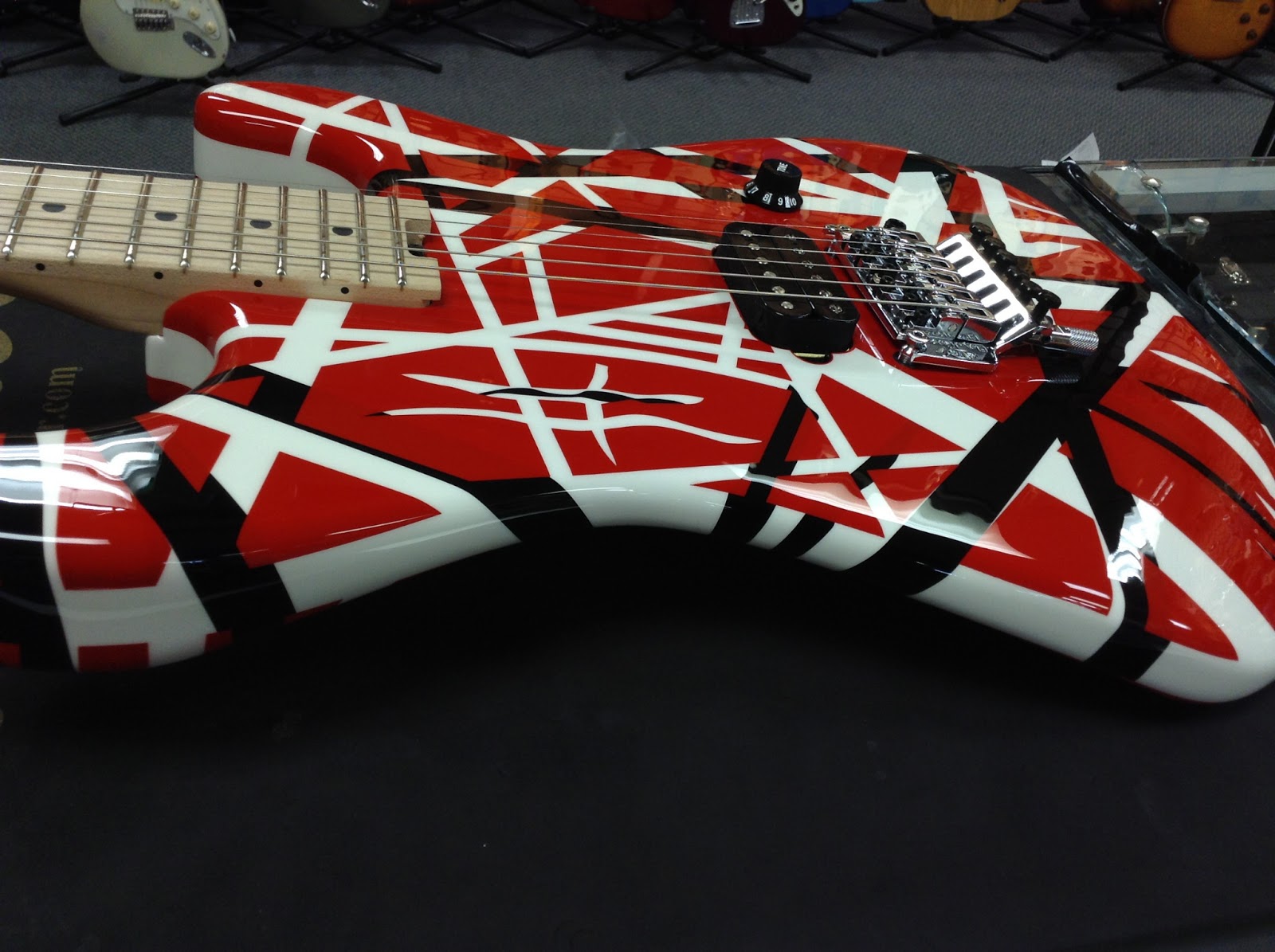 SPOTLIGHT: EVH Stripes Series ~ L.A. Music Network