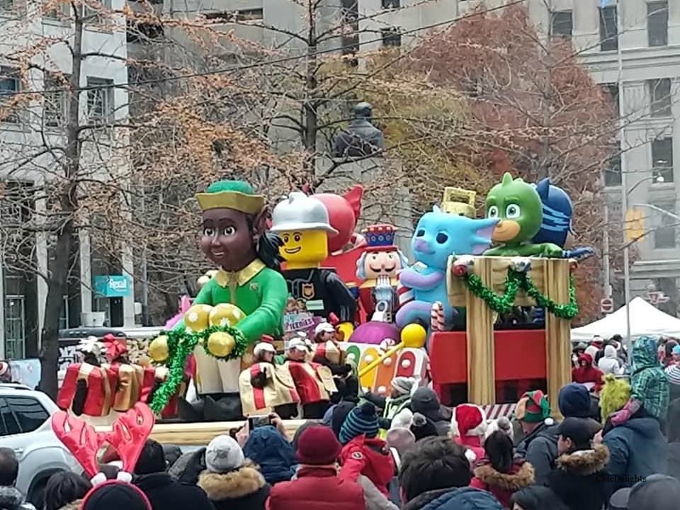The Santa Claus Parade - Chic Delights
