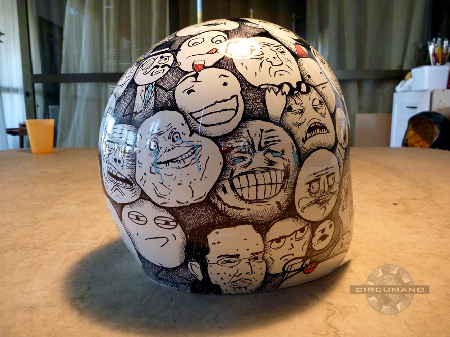 CIRCUMANO: Capacete Memes - Lucca