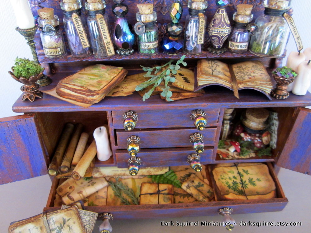 Dark Squirrel's Miniature Asylum ~: The Herbalist and some updates...