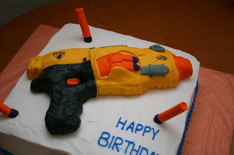 Jo's Cakes: Nerf Gun Cake