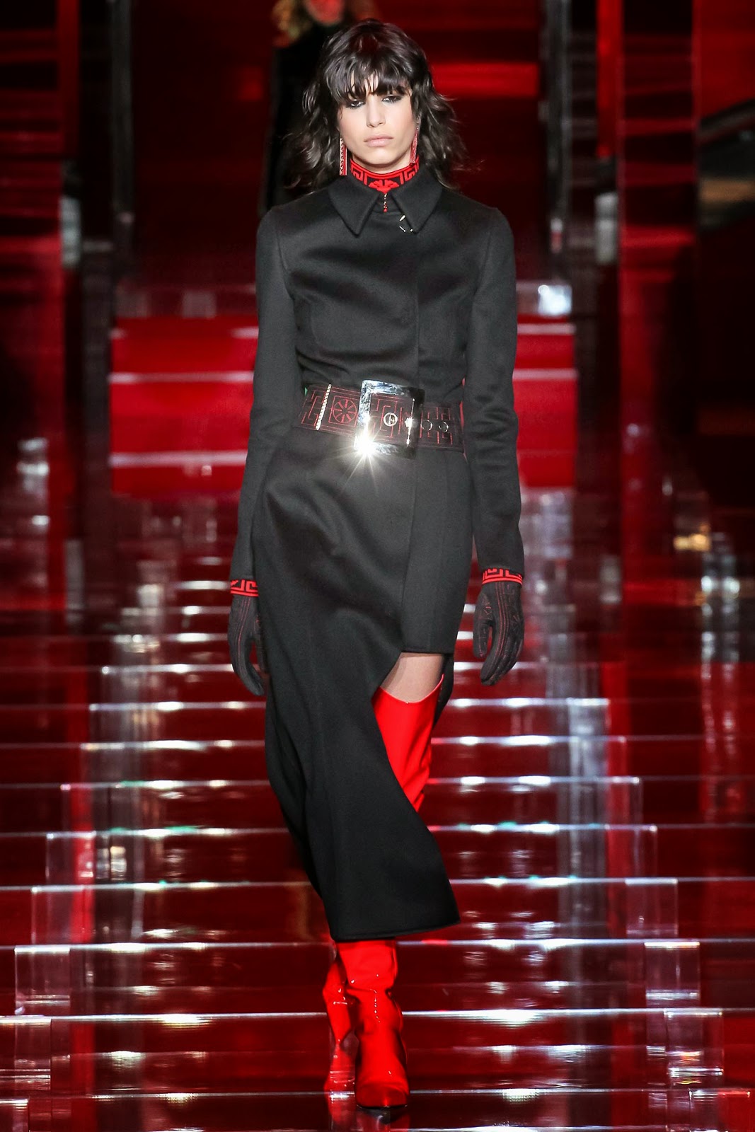 Serendipitylands: VERSACE - FASHION SHOWS MILAN FALL 2015