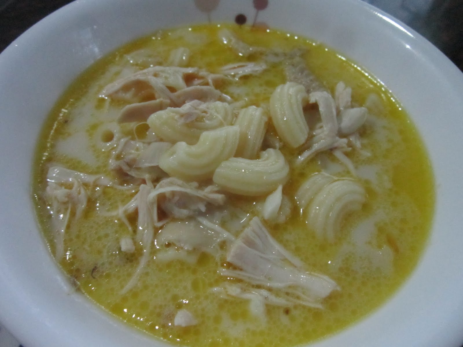 CHICKEN MACARONI SOUP (SOPAS)