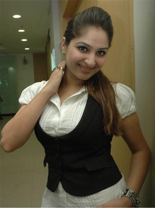 Images Town: Kinza Malik