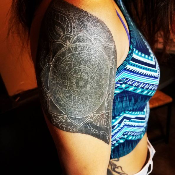 50+ White Ink Tattoos On Skin (2019) Pros & Cons | Tattoo Ideas