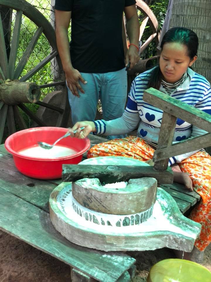 Sam Khmer Noodles - Nom Banh Chok: Trail Of Khmer Rice Noodles