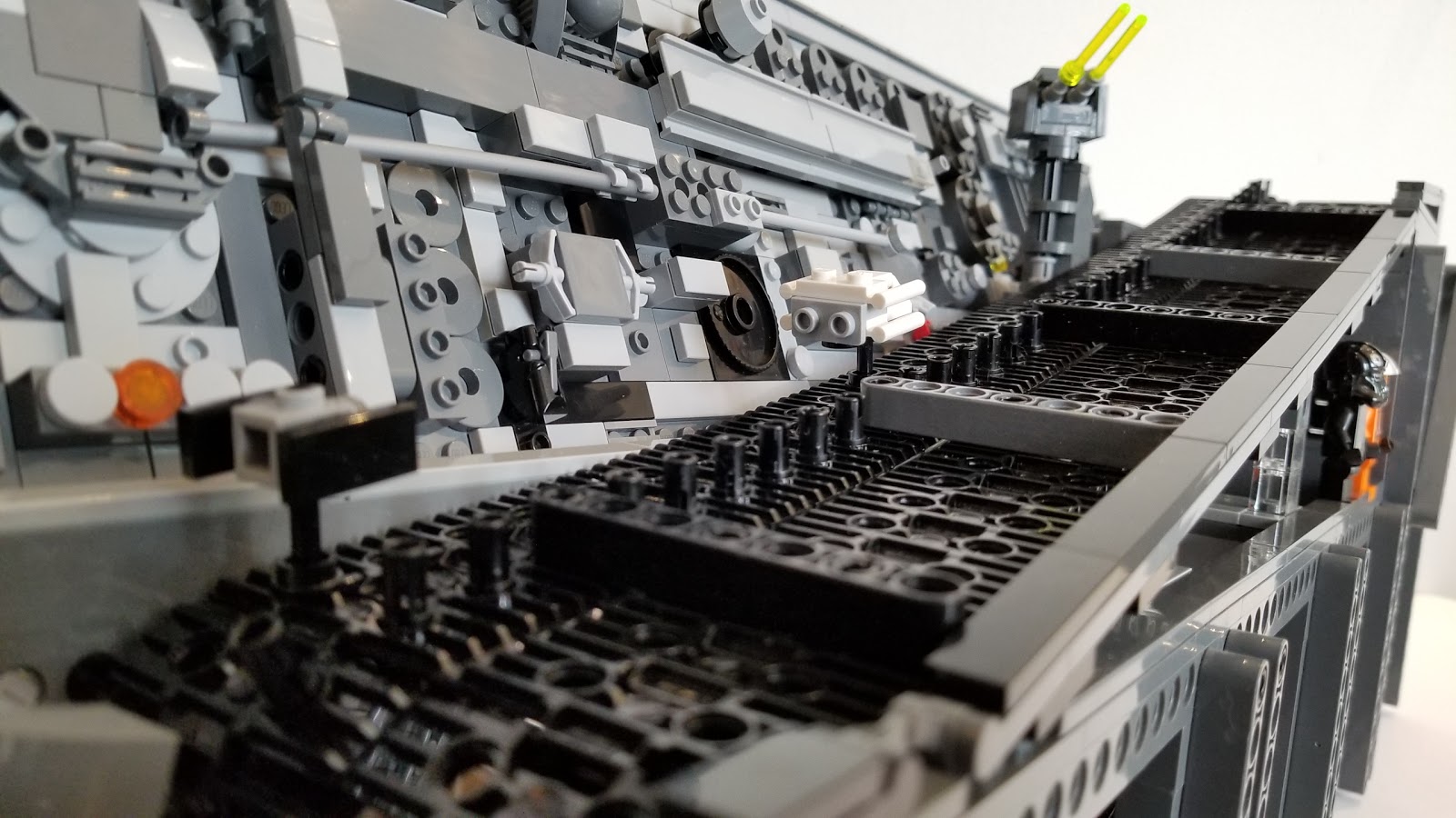 Great Ball Pit: Trench Run a Lego Star Wars GBC Module