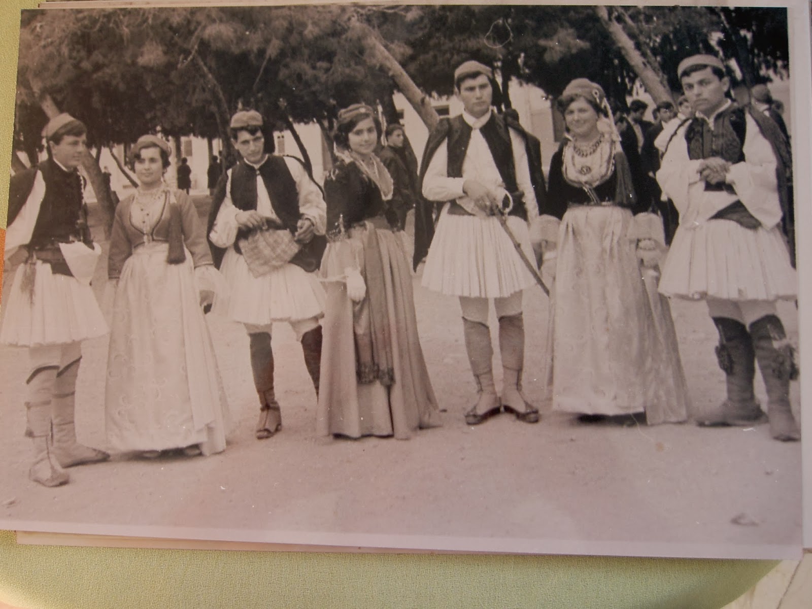 ΓΙΑΝΝΗΣ Δ.ΛΥΡΑΣ: 17 ΕΠΩΝΥΜΑ ΒΑΛΥΡΑΙΩΝ ΟΙΚΟΓΕΝΕΙΩΝ ΠΟΥ ΑΡΧΙΖΟΥΝ ΑΠΟ ΤΑ ...