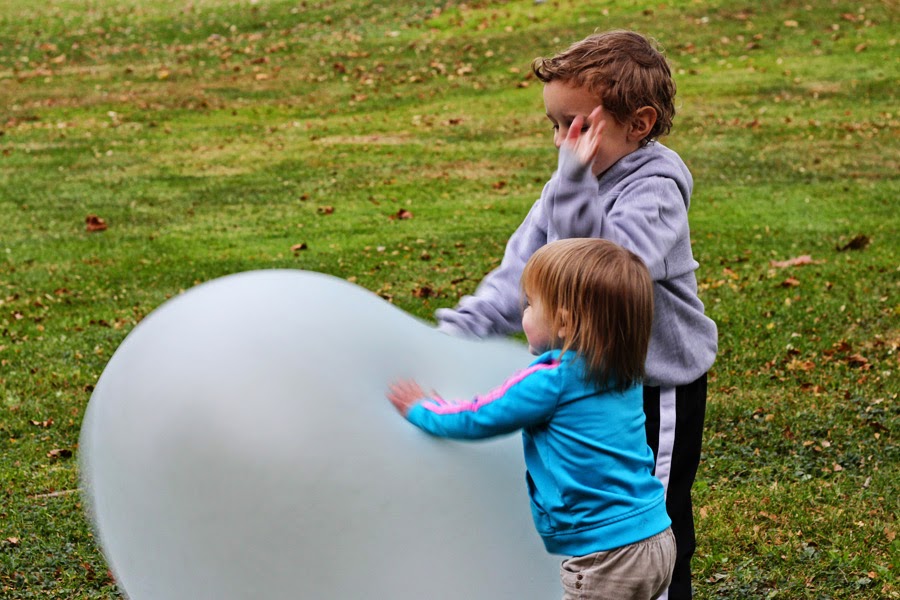 All Four Love Wubble Bubble Ball Review