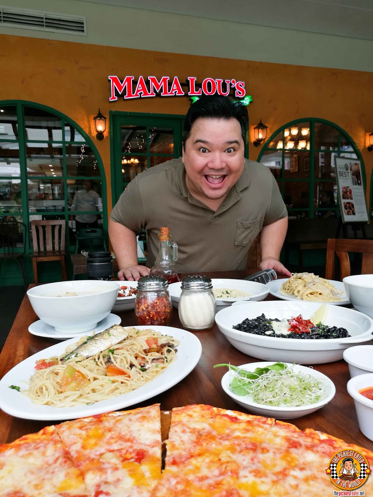 THE PICKIEST EATER IN THE WORLD: MAMA LOU'S: THE LOVE SPREADS TO AYALA MALLS AT THE 30TH!