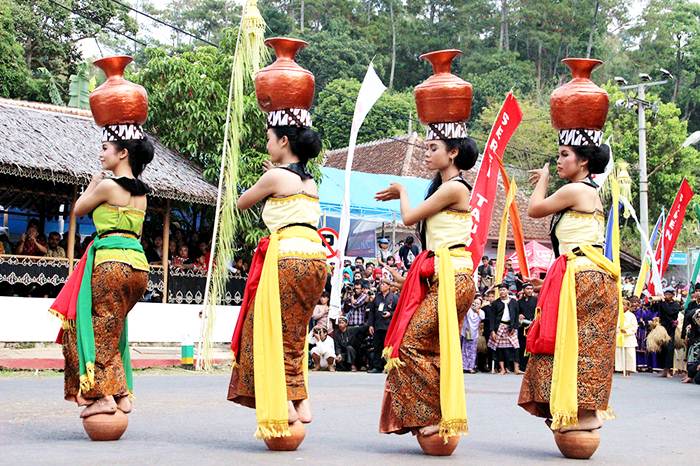 10 Tari Tradisional dari Jawa Barat