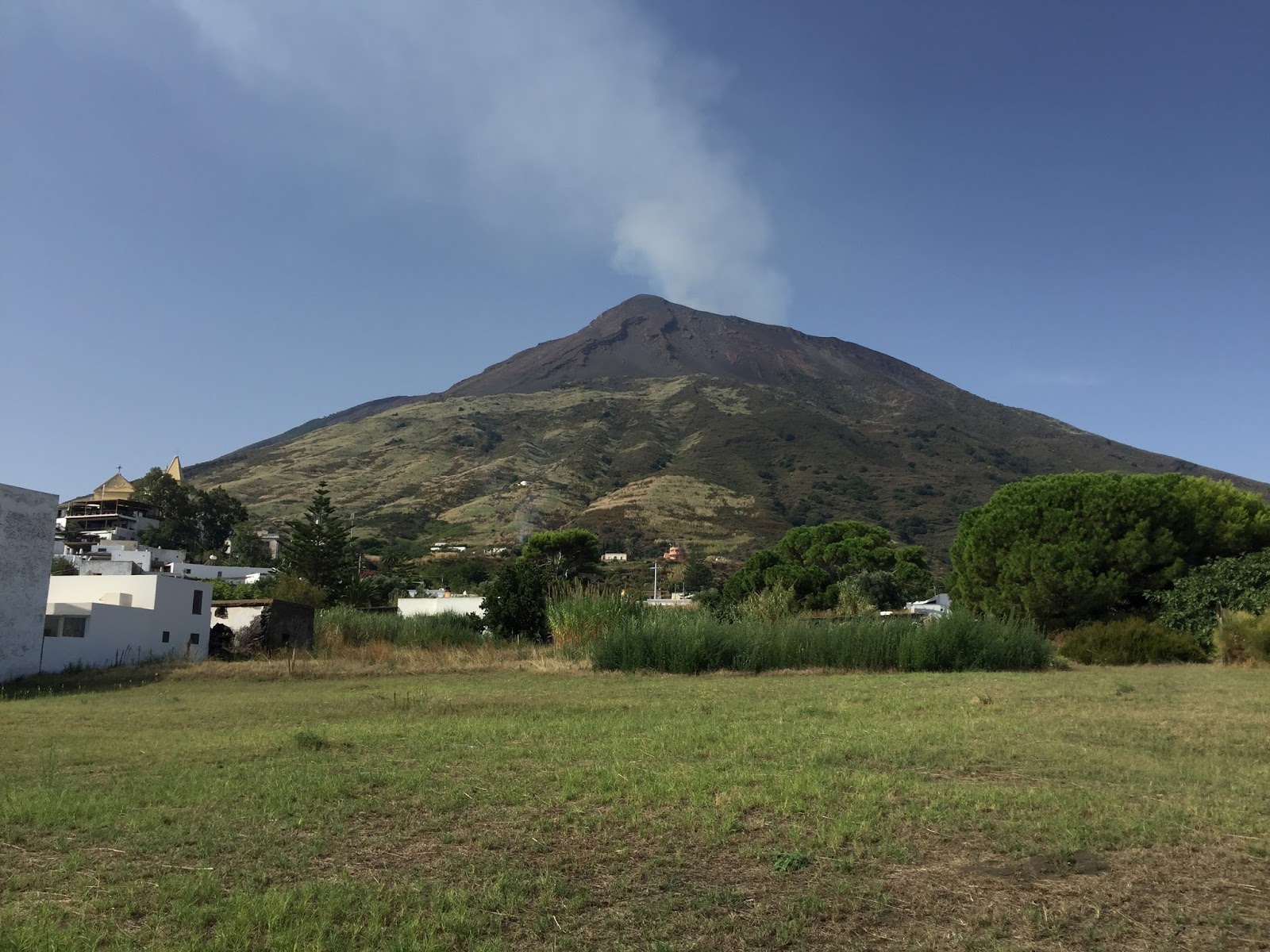 TravelMarx: A Hike on the Island of Stromboli – To the Summit via the ...