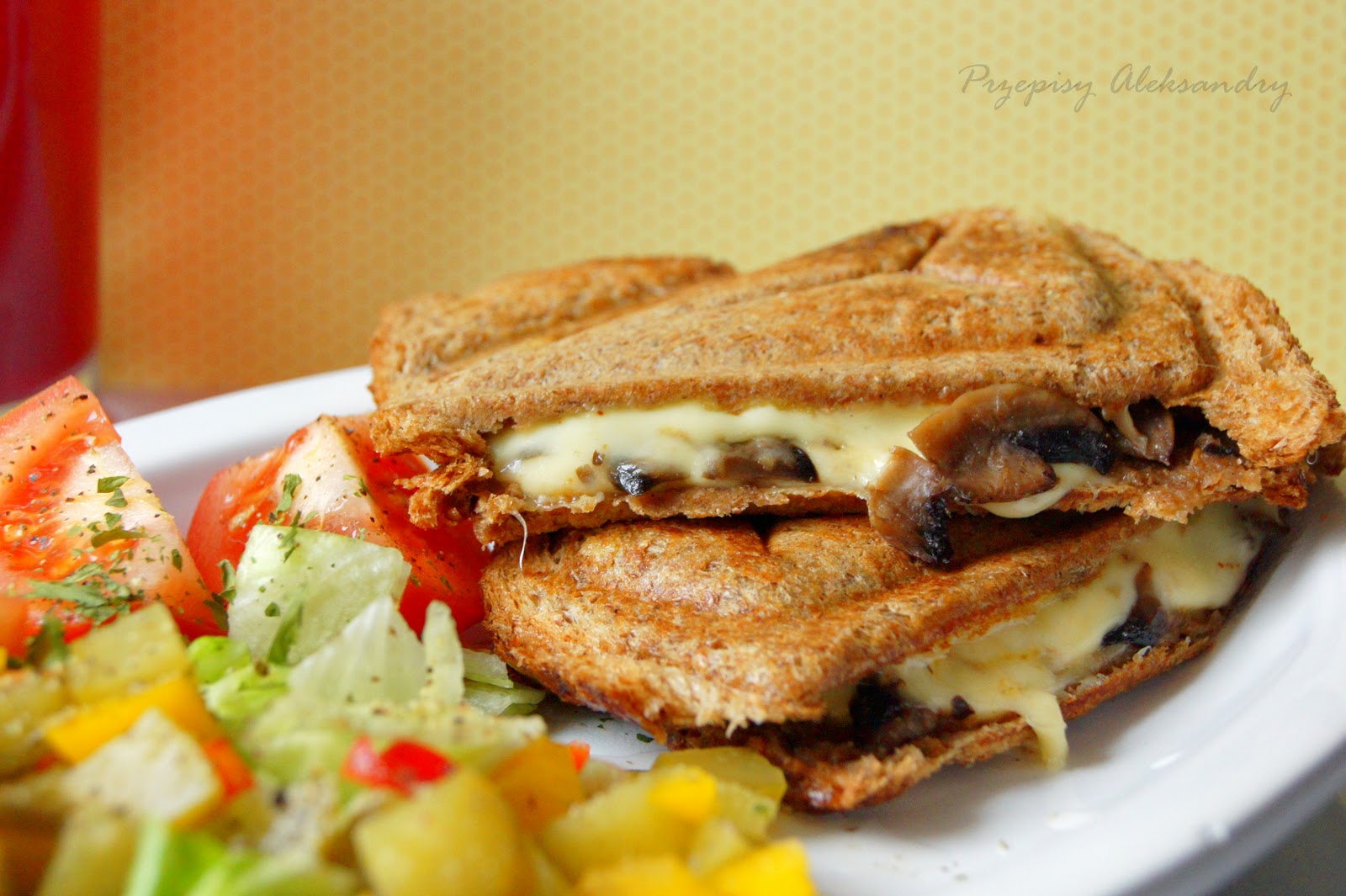 Przepisy Aleksandry: TOSTY Z PIECZARKAMI