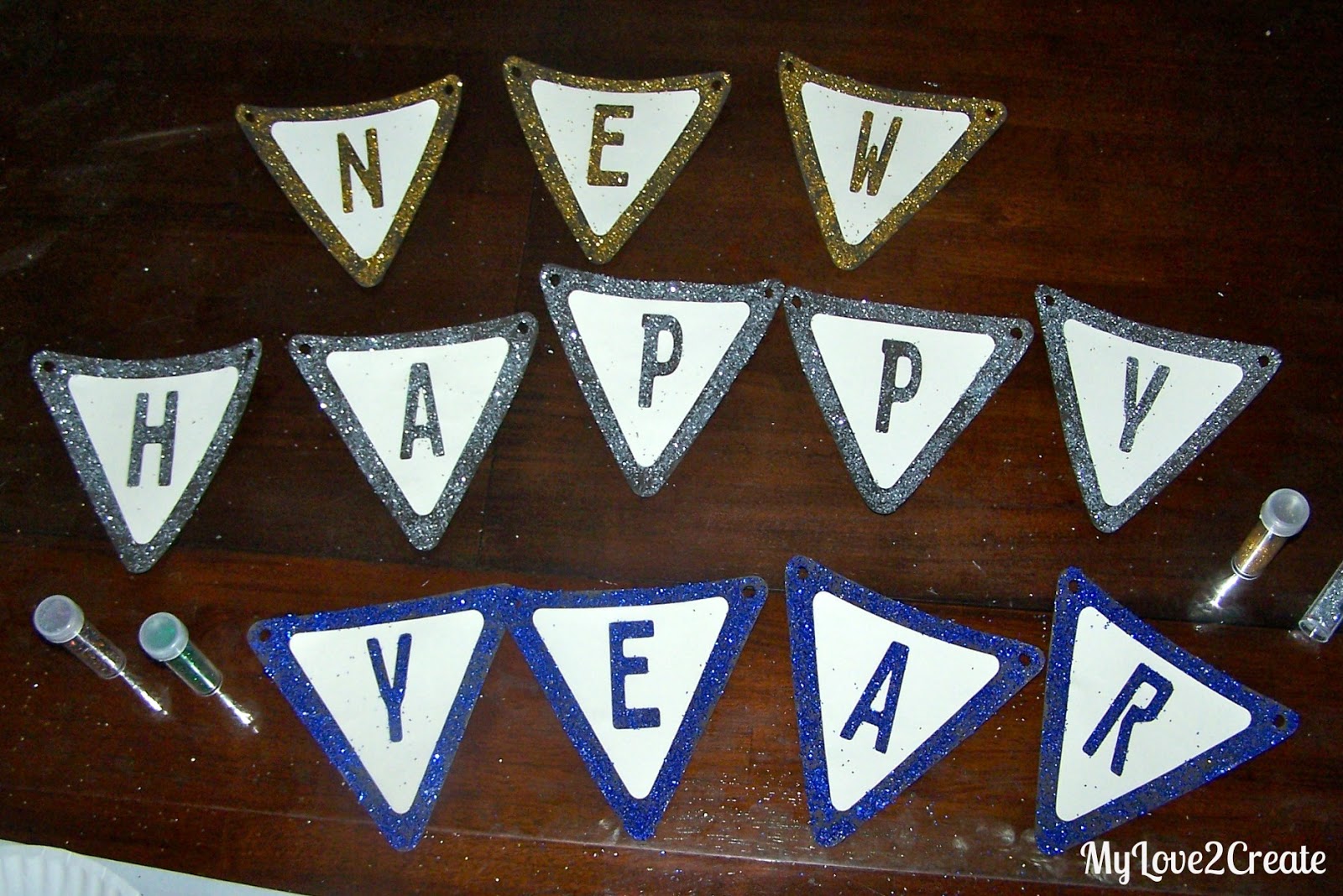 Glitter Happy New Year Banner | My Love 2 Create