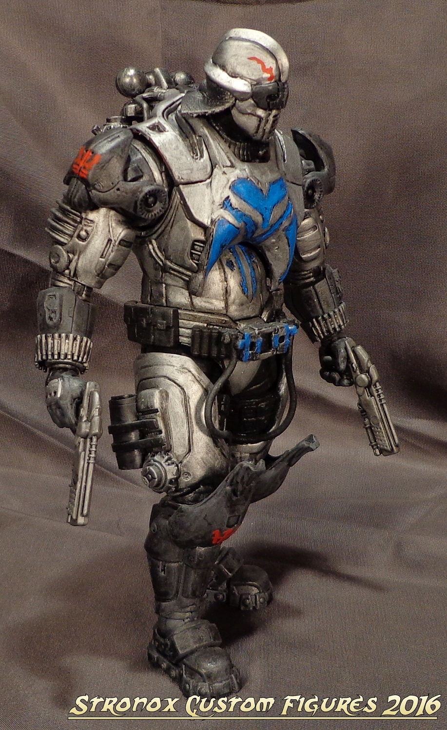 Stronox Custom Figures: August 2016
