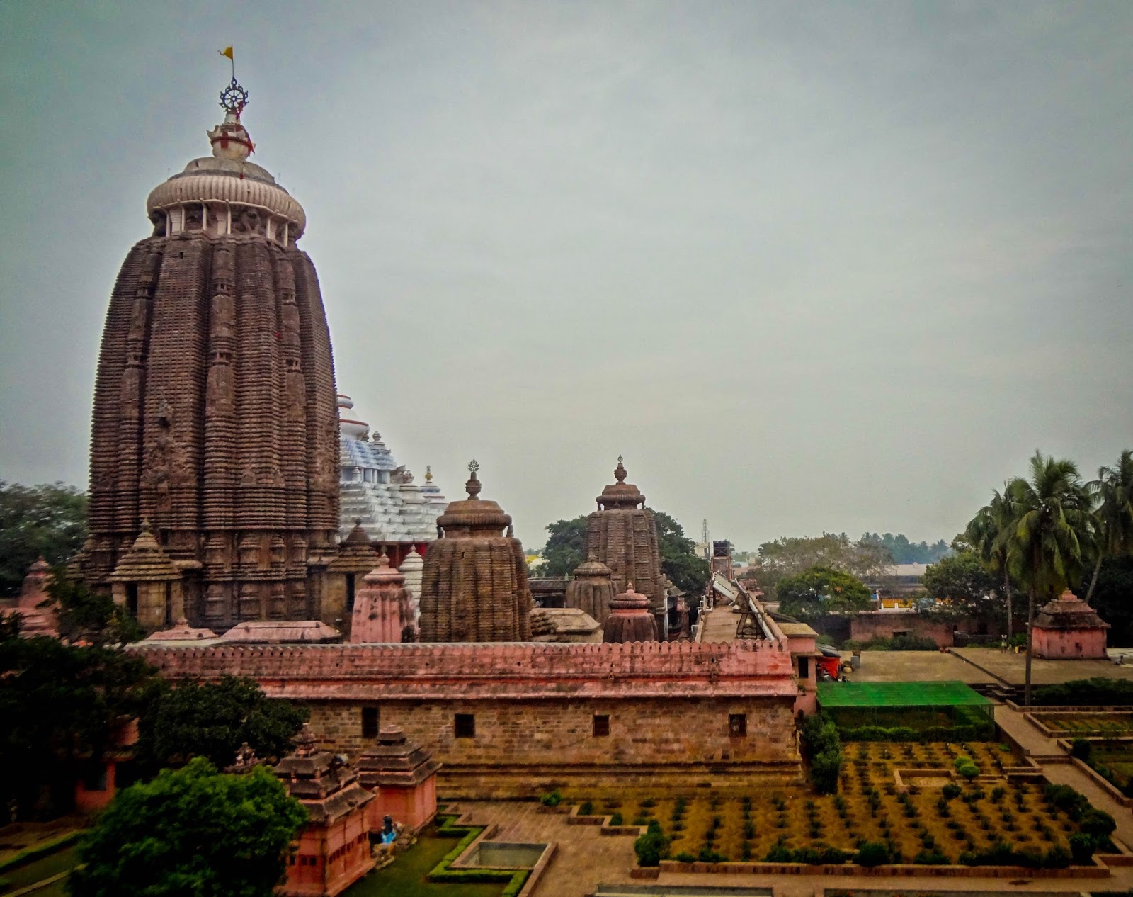 Raghu's column!: Jagannath Temple, Puri.