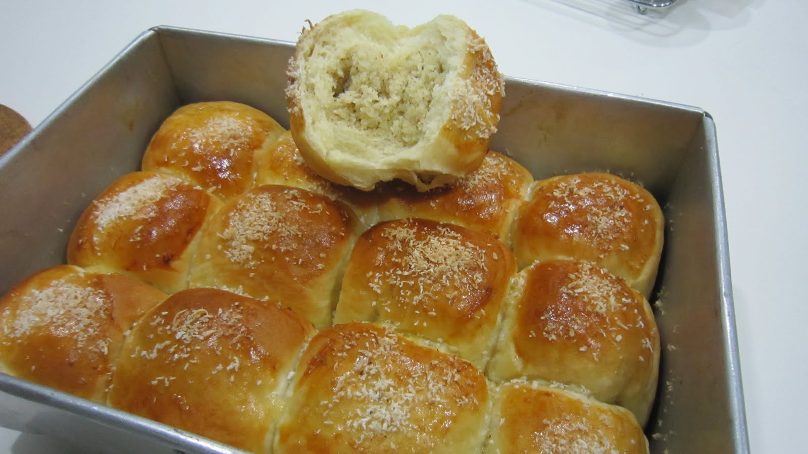 Vanilla Butter Coconut Bun