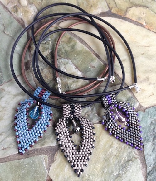 Beaded Russian Leaf Pendant Tutorial / The Beading Gem