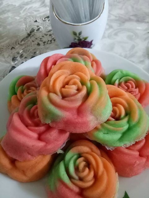 Resep Kue Apem Mawar warna warni