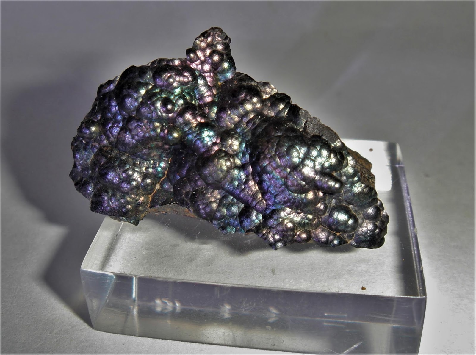 MineralesDB: Goethita irisada, La Arboleda, Bizkaia, Euskadi