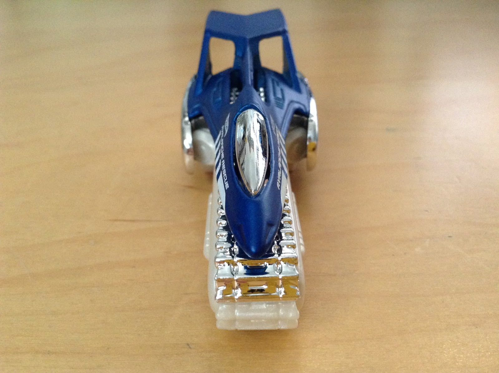 JULIAN'S HOT WHEELS BLOG: Tread Air (2015 Q Case Regular Treasure Hunt)