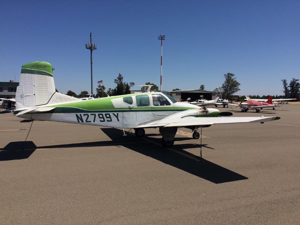 Kathryn's Report: Beechcraft 95, N2799Y: Right engine caught fire ...