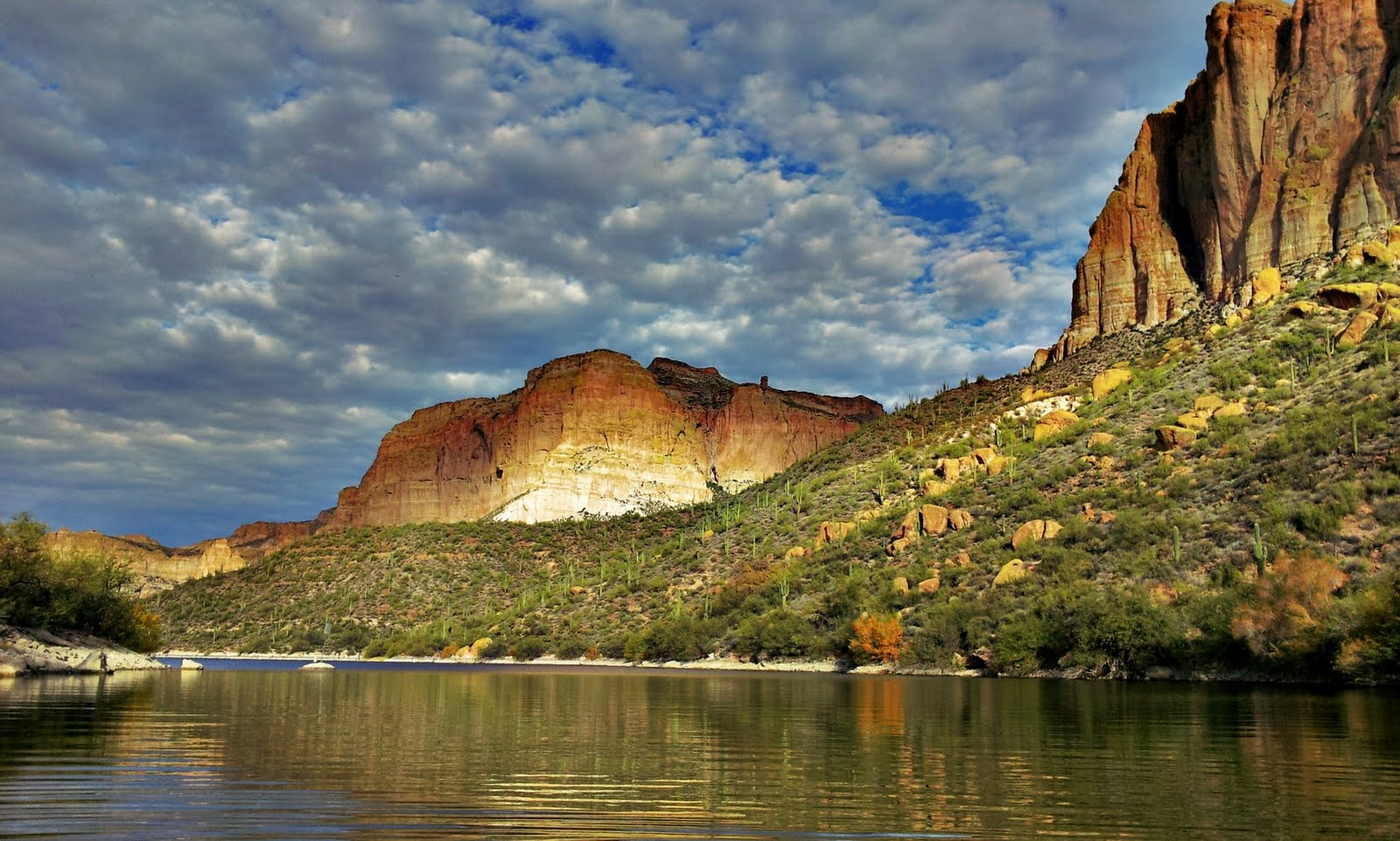 Where the Streets Have No Name: Apache Lake
