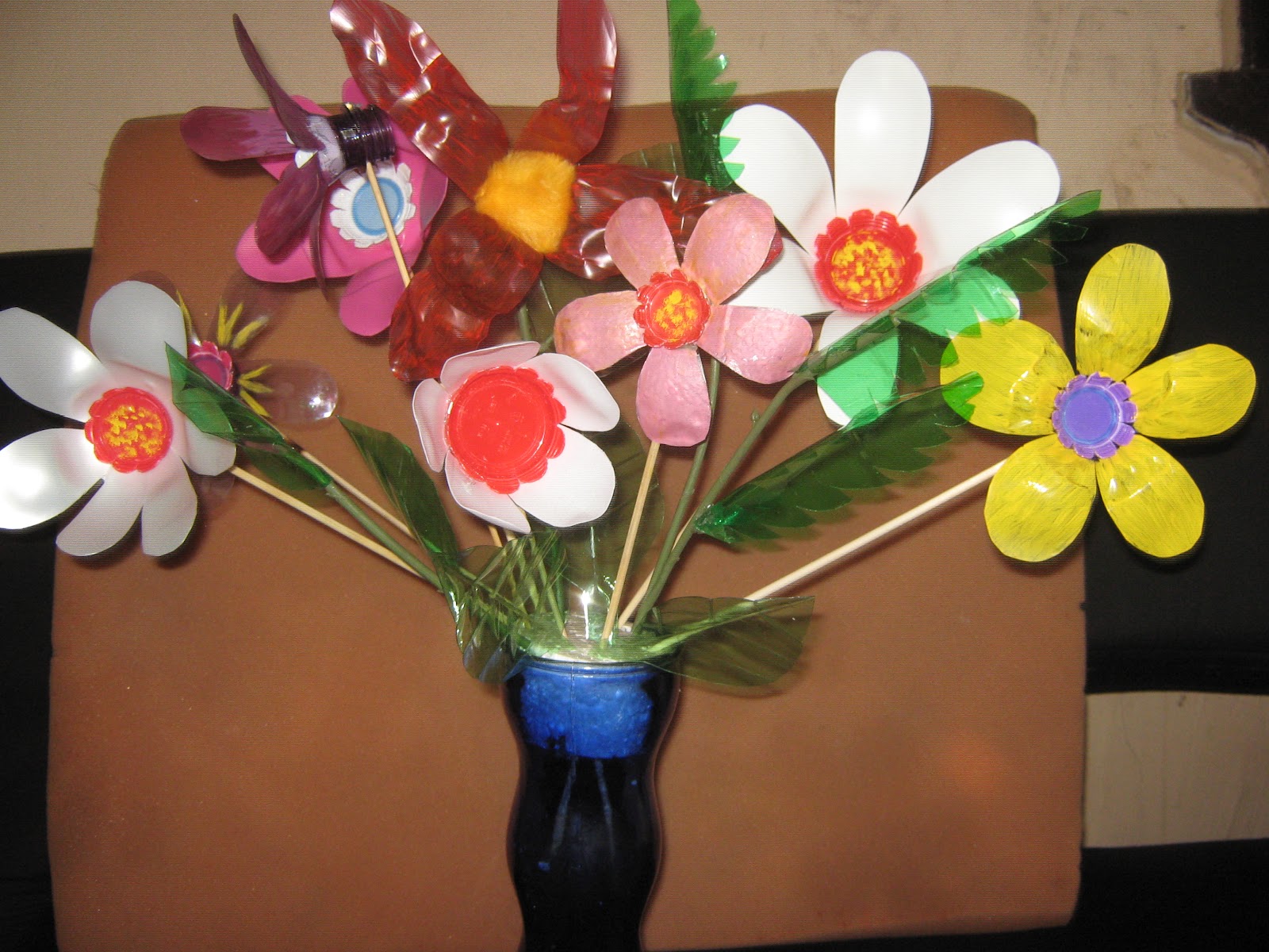 Reciclaje con Artesania: Flores de botellas