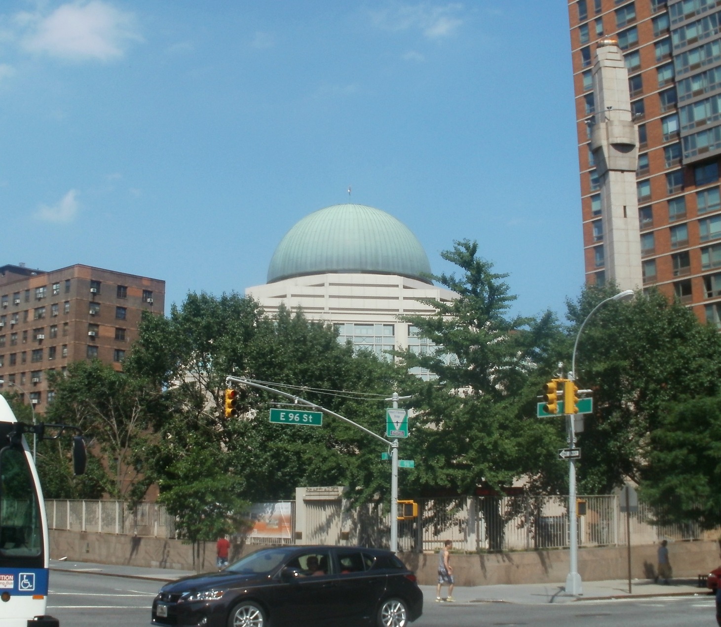 Midtown Blogger/Manhattan Valley Follies: Yorkville-Carnegie Hill Part One