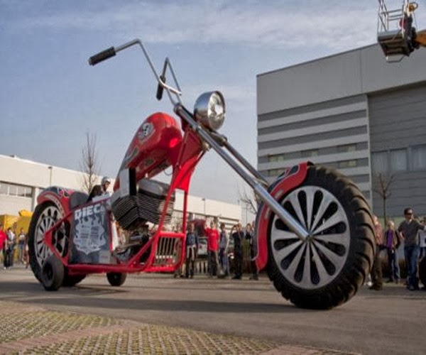 The world's largest motorcycle ~ Big Fun - The Fun Blog