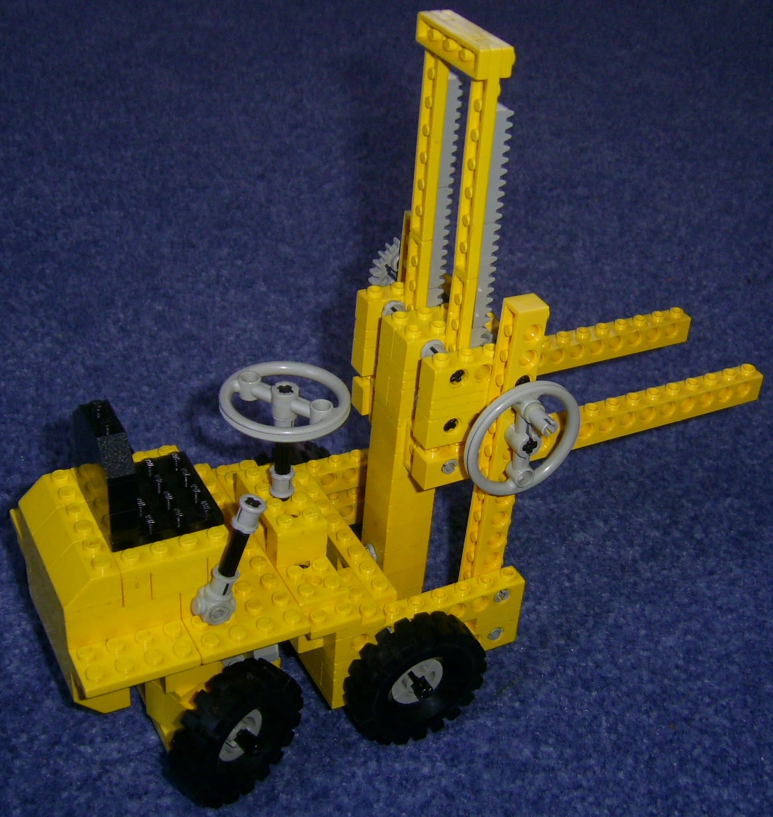 Lego Maker: Lego 850 Fork Lift Truck