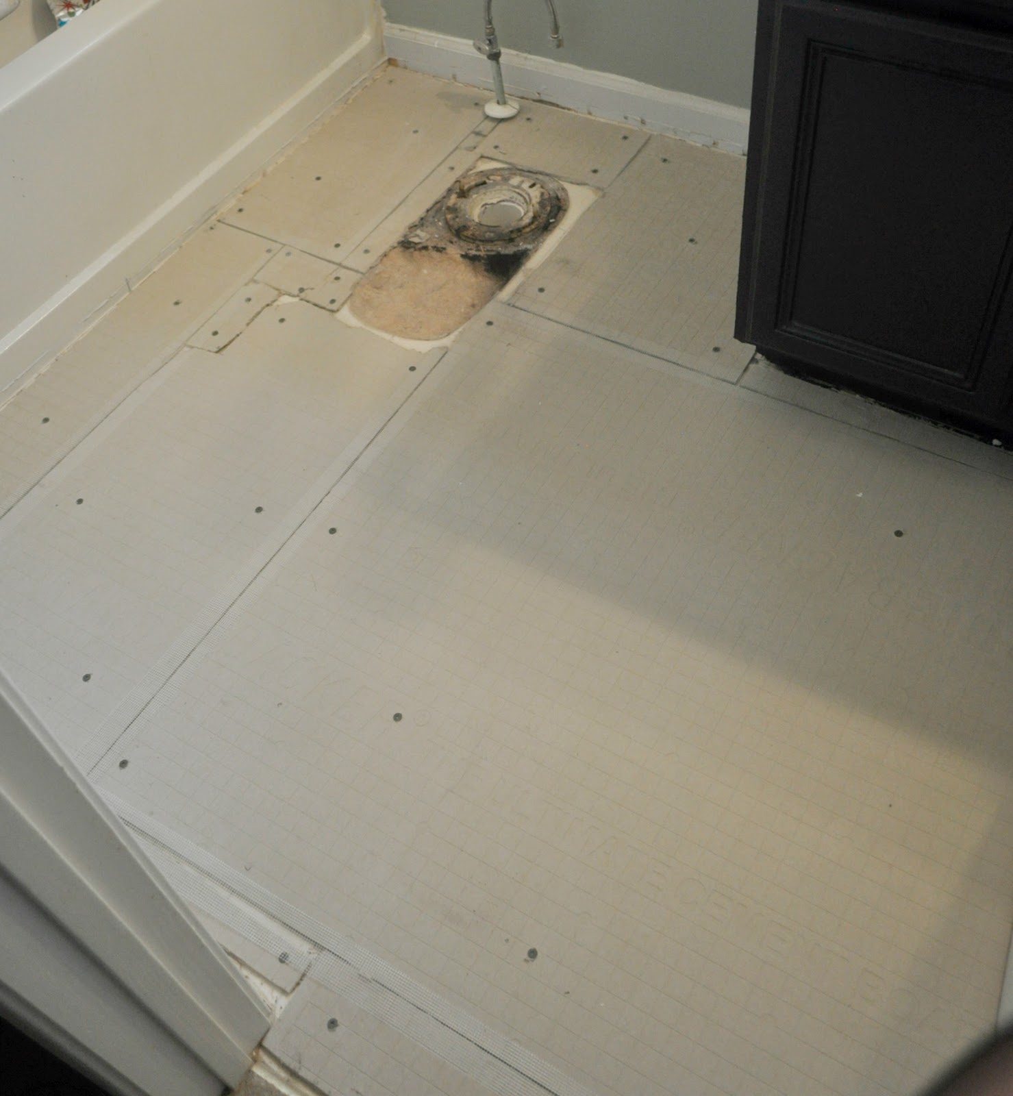Guest Bathroom Update #3: How To Install Backer Board and Mosaic Marble ...