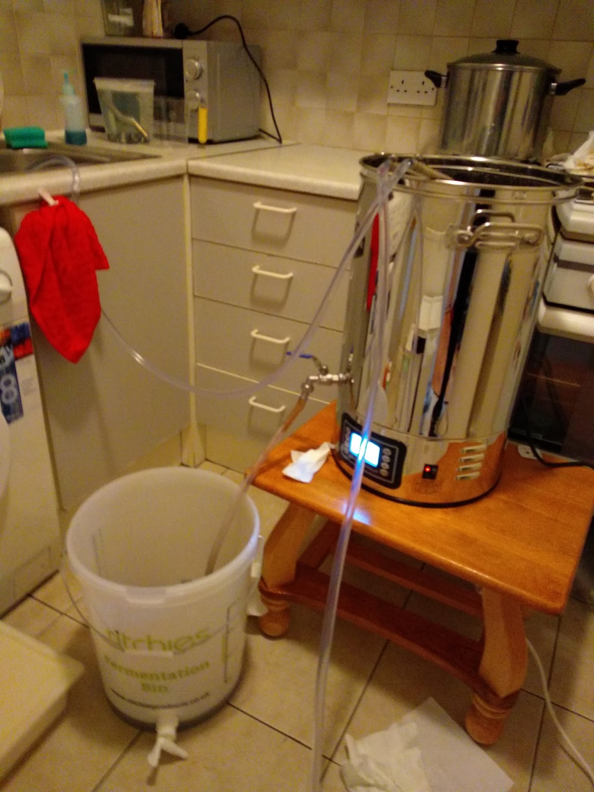 Cervezal: Brew Monk™ All-in-one brewing system por Nicolas Coitiño