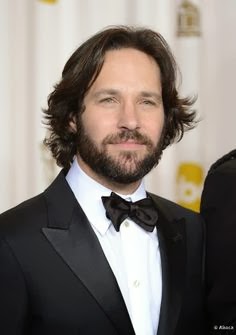 The Savvy Guyde: Keep That Beard Dapper