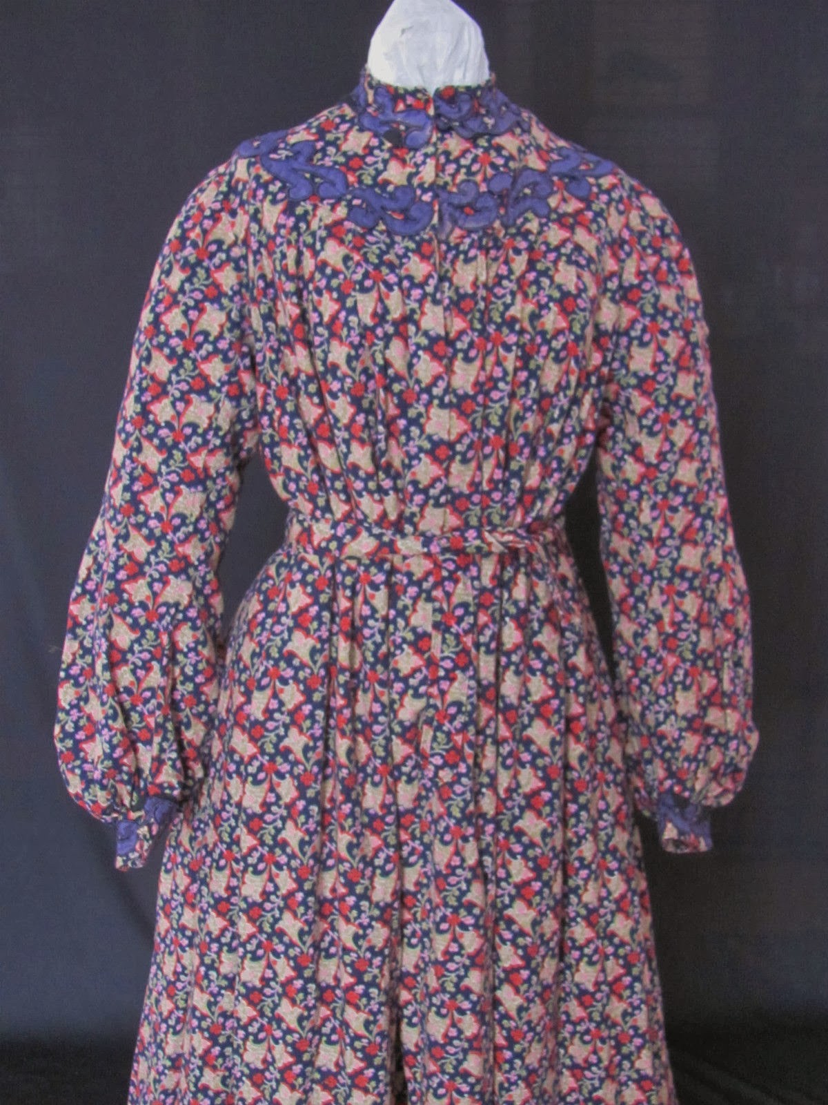 All The Pretty Dresses: Early Edwardian Colorful Wrapper