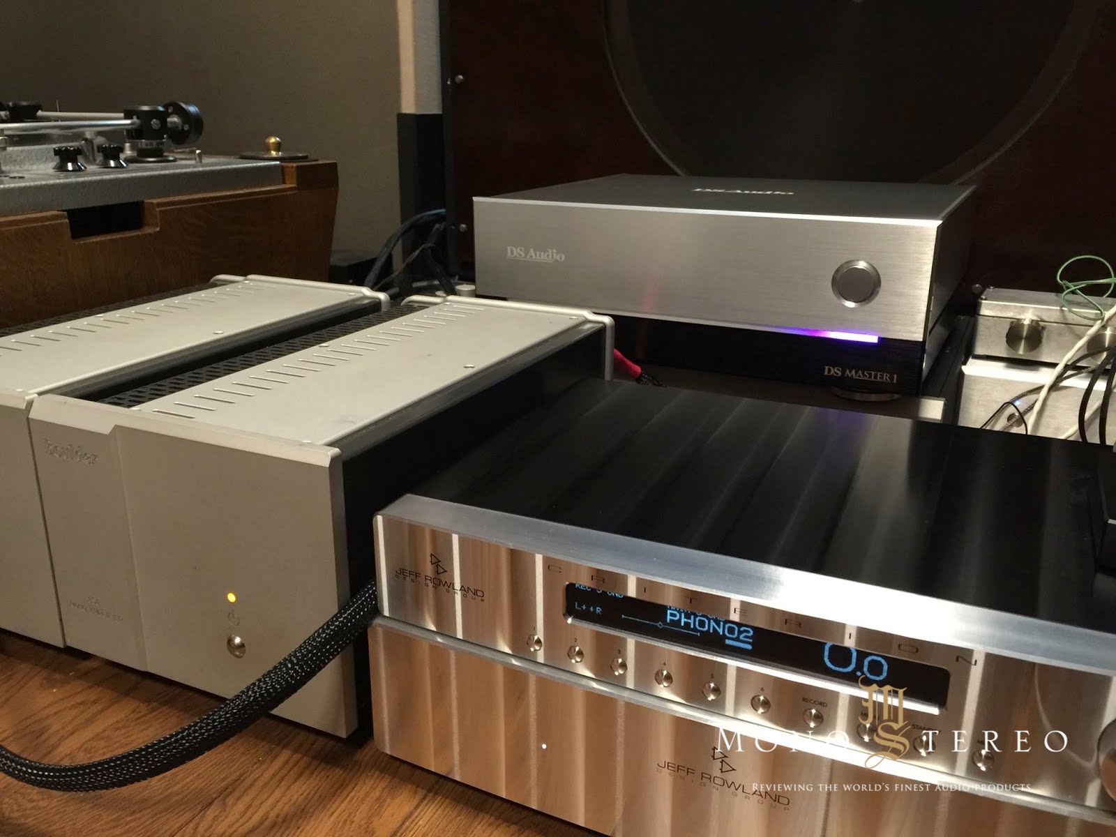 DS Master 1 in a very special analog company – Ultimate High-Fidelity