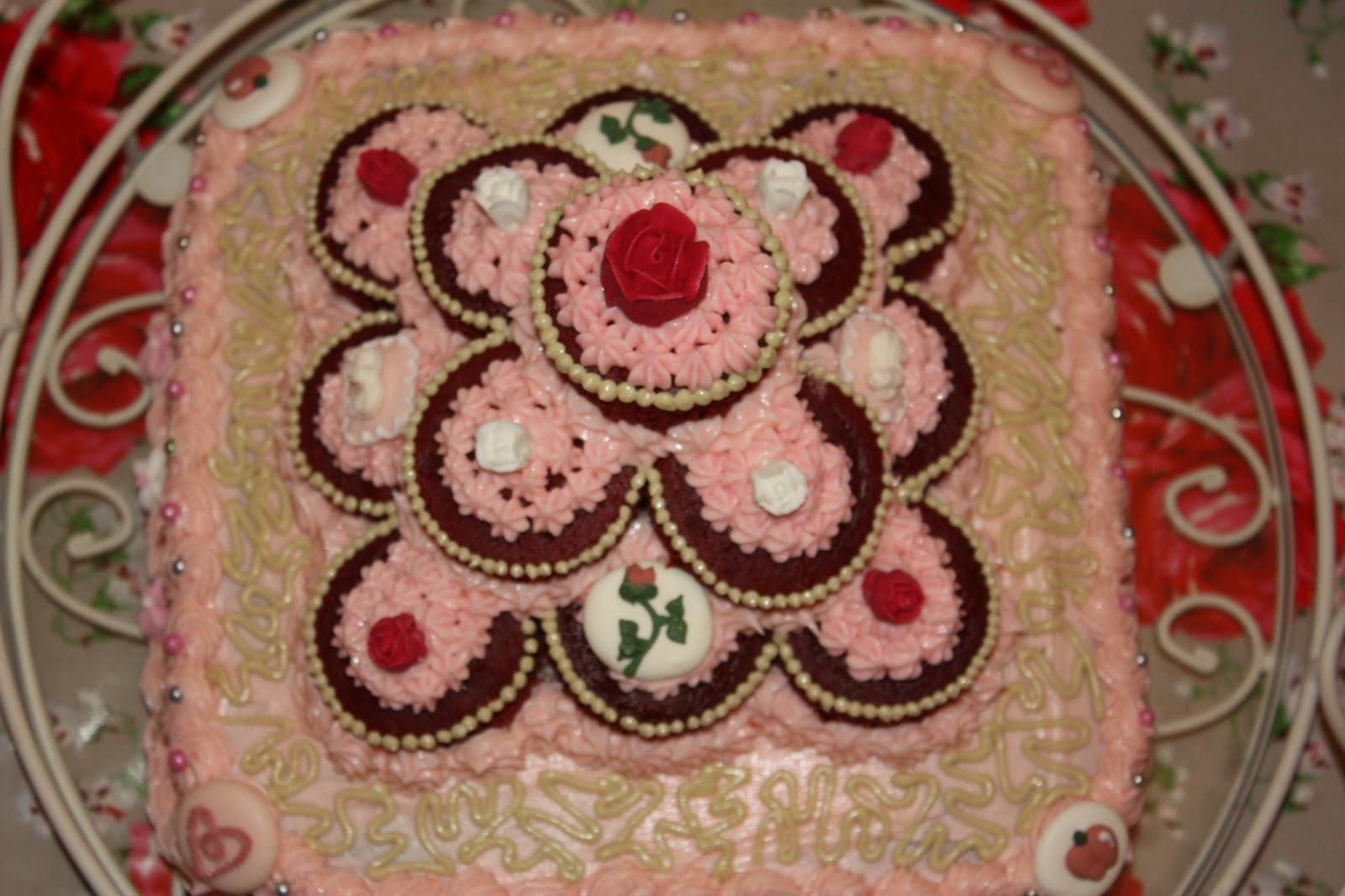 Huzai's Cake Shop: EID dul fitri cake and YUSRA Birthday cake.