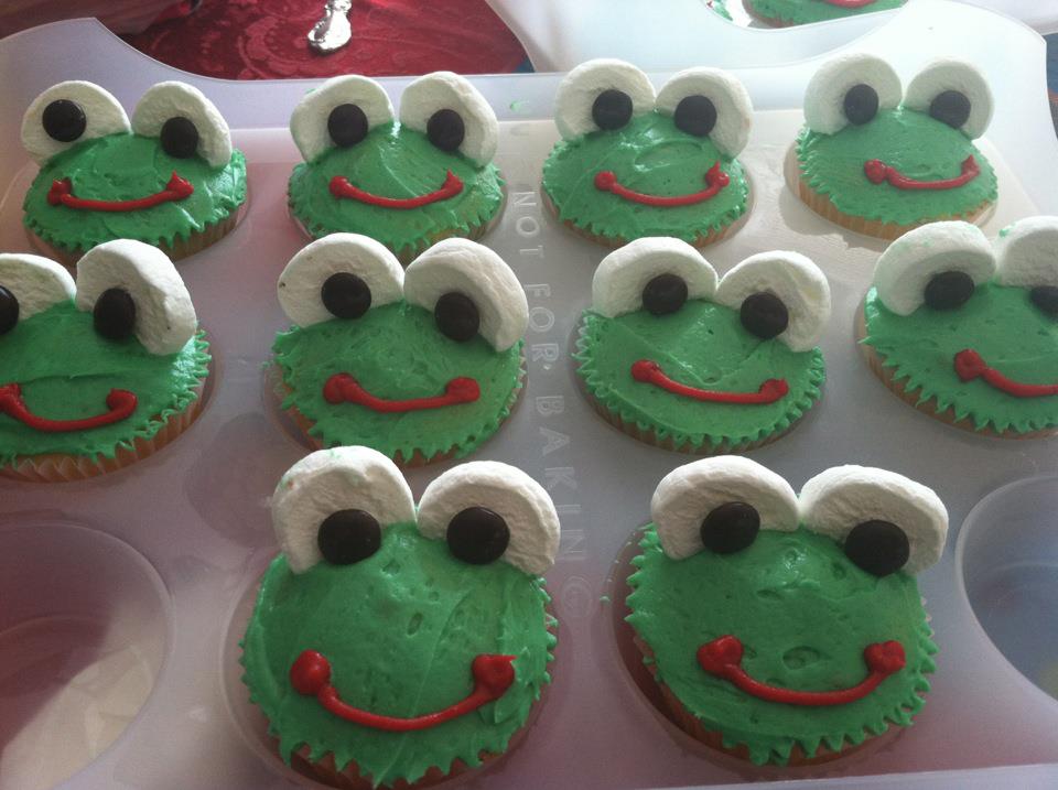 Beverly's Baking Bits: Frog Cupcakes