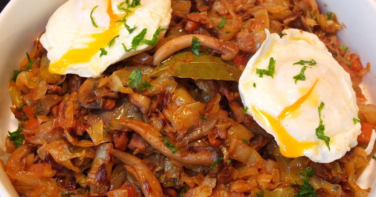 Cocinando con Lola García: Col guisada con setas y huevo escalfado.