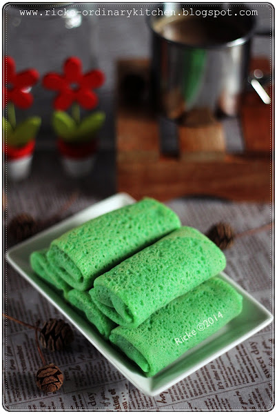 Just My Ordinary Kitchen...: DADAR GULUNG