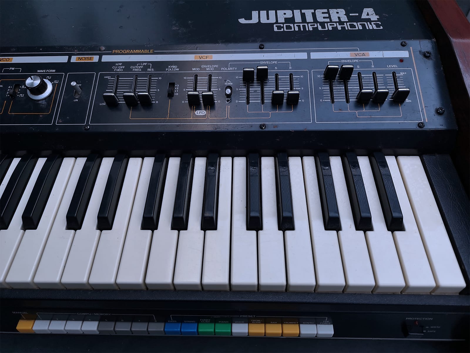 MATRIXSYNTH: Roland Jupiter 4 Vintage Analog Synthetizer w/ Case