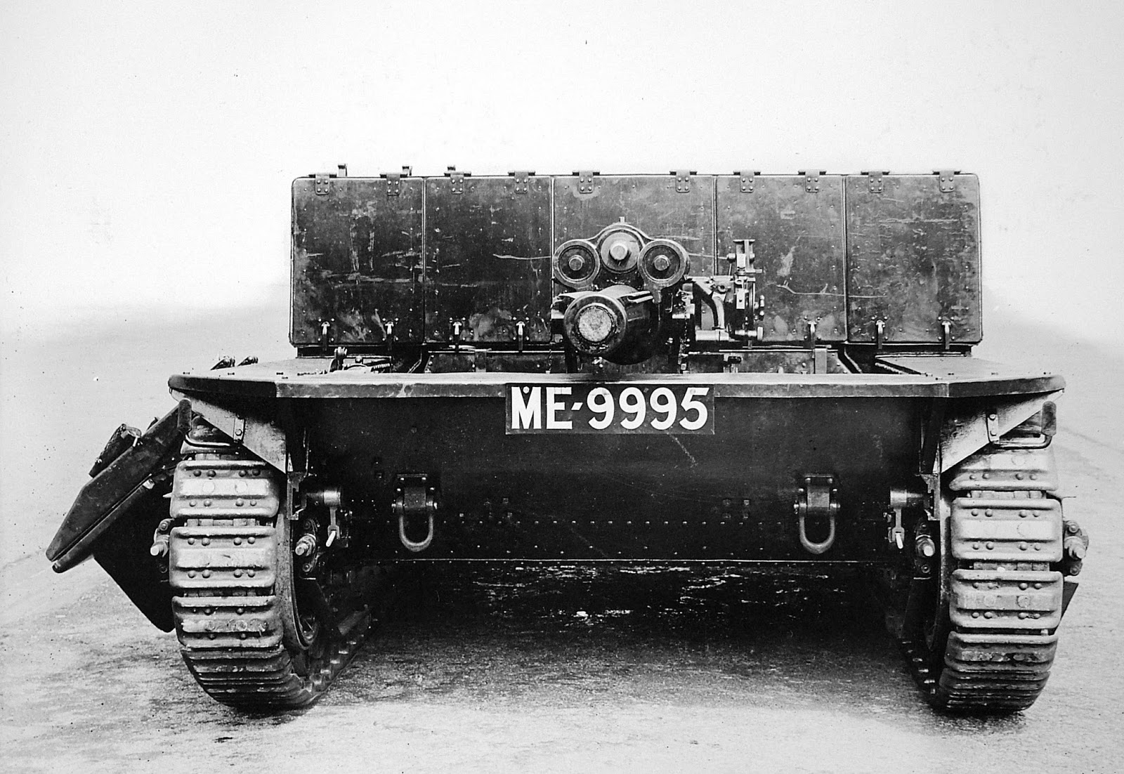 Interwar Tank Development: 13 pounder on experimental mounting, 1924-5